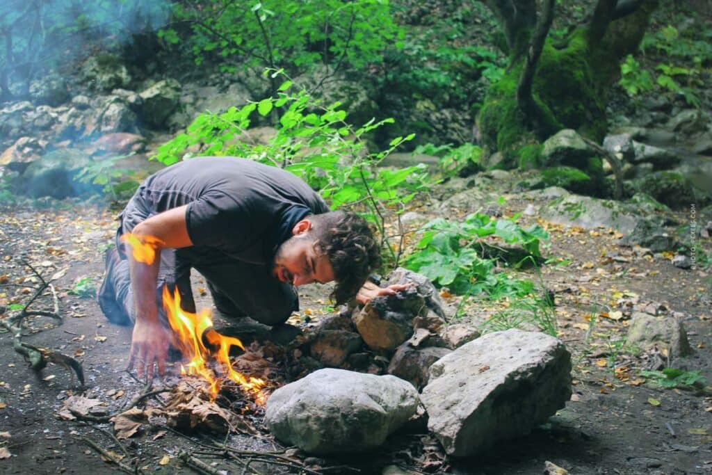 Survival Techniken und Tipps: Angeln und Unterschlupf